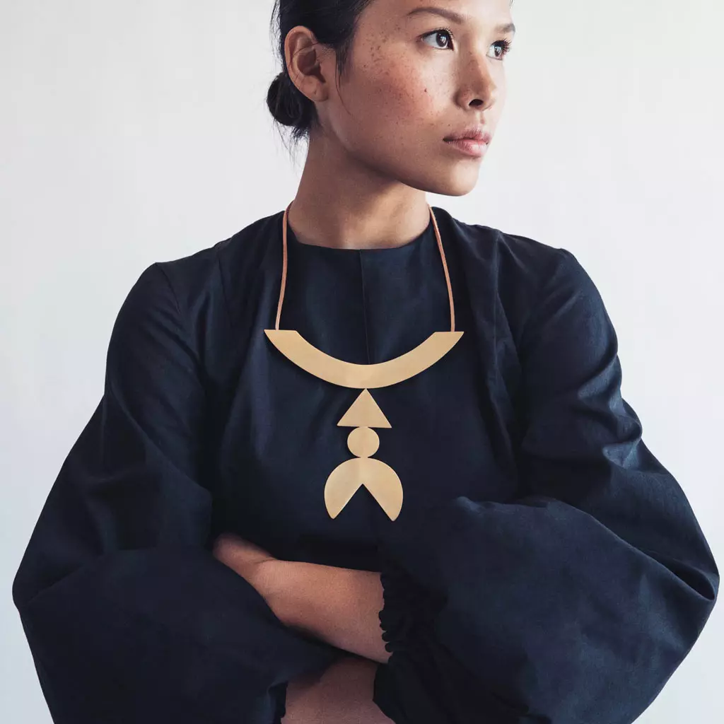 Perhiasan Modern Anyar Ti Ngahias Susu: Logam sareng Nilon