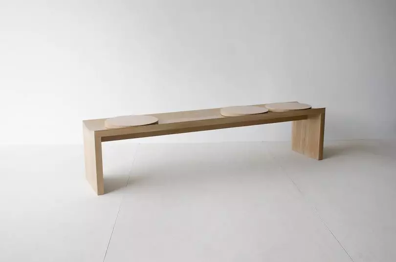 Slående Sinuous Wood Furniture + Belysning fra Sabu Studio