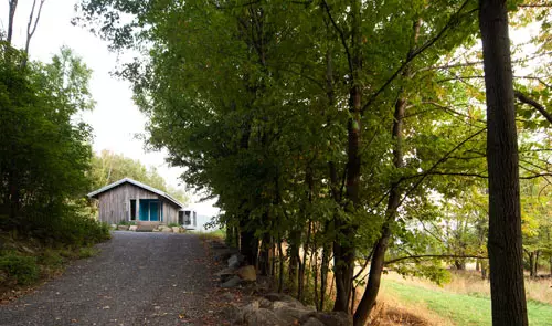 Wood-Covered Home in the Woods av Blouin Tardif Architecture 16195_4