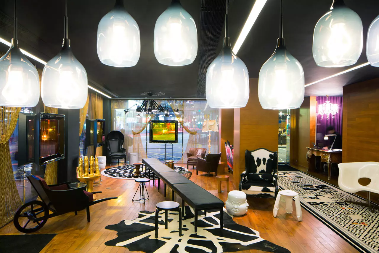 J Plus Hotel: Stylishly Revitalized Interior Design - Design Milk