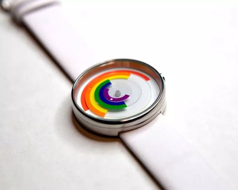 Project Watches vier trots met die nuwe Pride Prism Watch