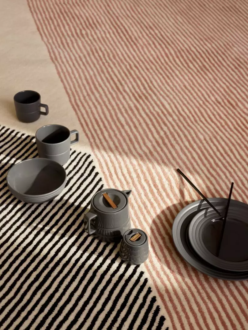 rug le dinnerware