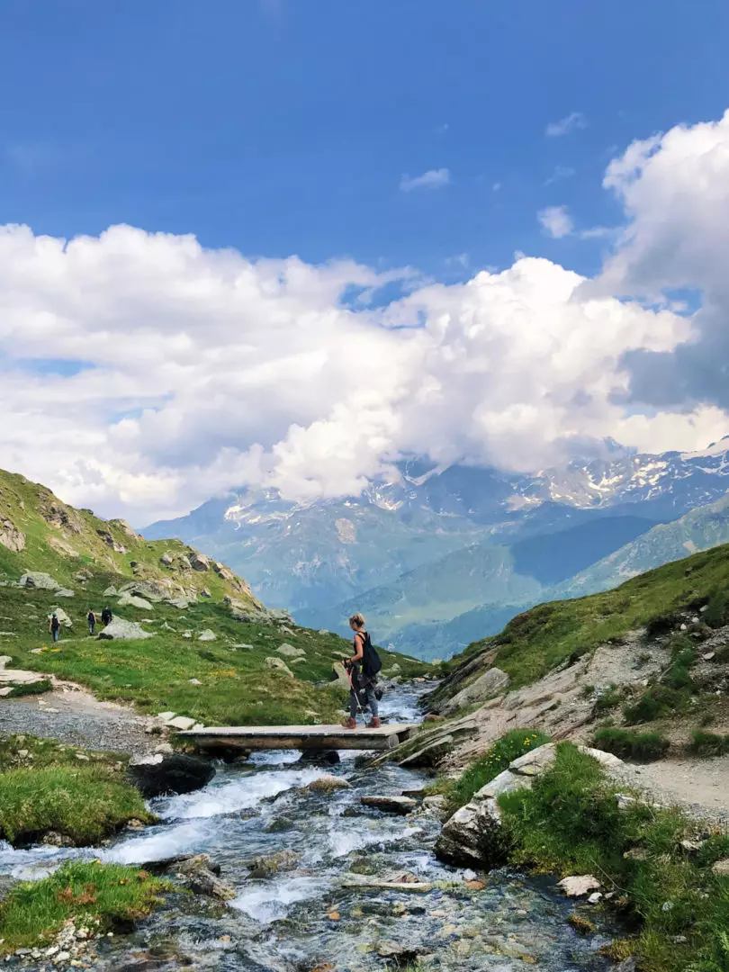 Chatka On Mountain wychodzi z sieci dzięki alpejskiej architektonicznej ucieczce