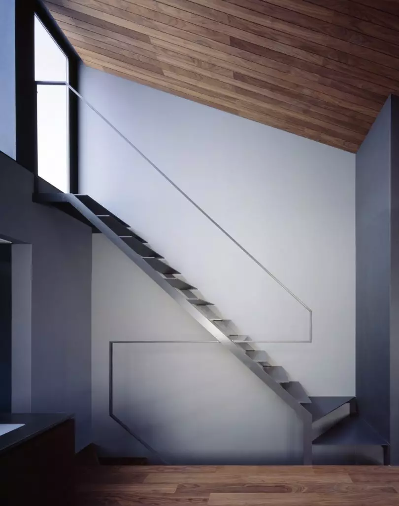 SLIDE Minimalist House av APOLLO Architects & Associates