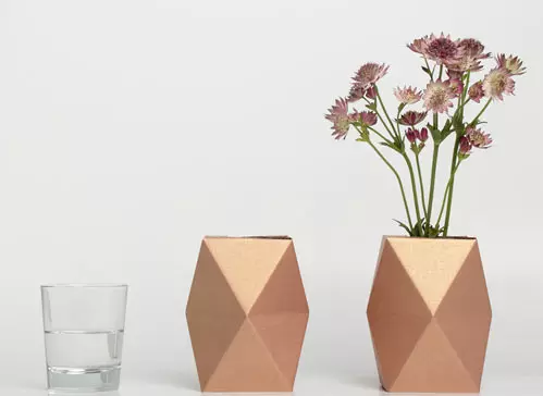 Transformez de vieilles bouteilles en vases avec le snug.vase de snug.studio - Design Milk 3490_6