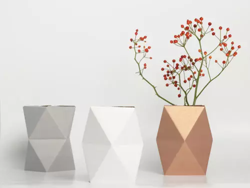 Transformez de vieilles bouteilles en vases avec le snug.vase de snug.studio - Design Milk 3490_7