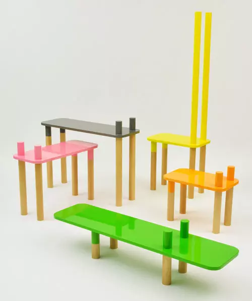 AVÔ Stool and Welcome to the Jungle by 루이 알베스