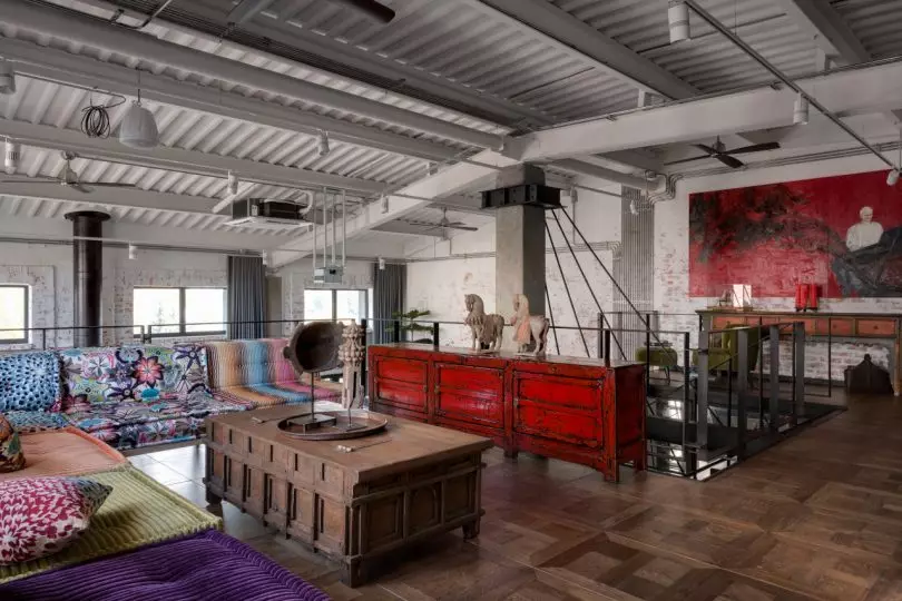 Loft Eclectic ni Awọn ile Kyiv Awọn Iṣura Lati Ti o ti kọja ati lọwọlọwọ 5114_11