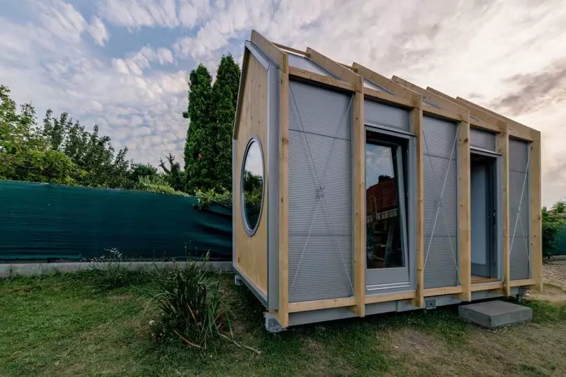 Hello Wood projektuje niedrogi mały dom o nazwie Kabinka