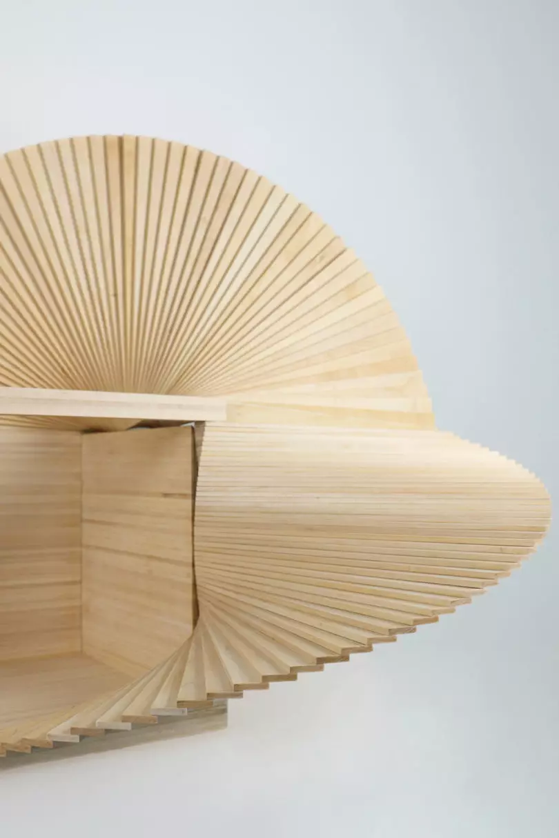 تەتقىقات شىركىتى Sebastian ErraZuriz نىڭ ساندۇقنى بۇزۇشنى تەقدىم قىلدى