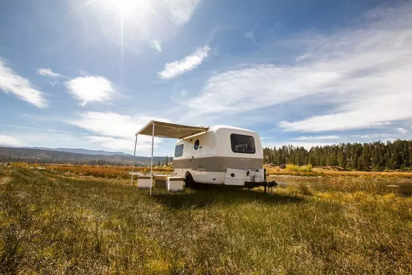 The Happier Camper Traveler Trailer nabízí flexibilitu pro život na cestách