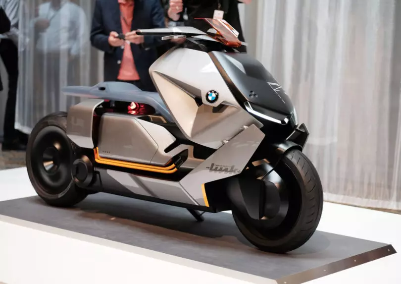 BMW Motorrad Concept Link သည် Urban Mobility ၏အနာဂတ်ကို ကြိုပြောထားသည်။