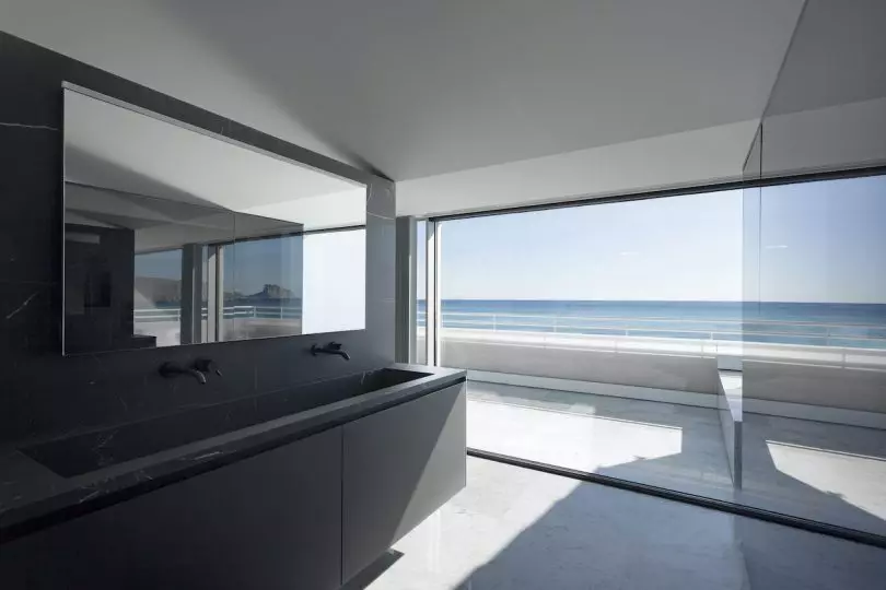 Penthouse dị na Costa Blanca nke Fran Silvestre Arquitectos 7480_11