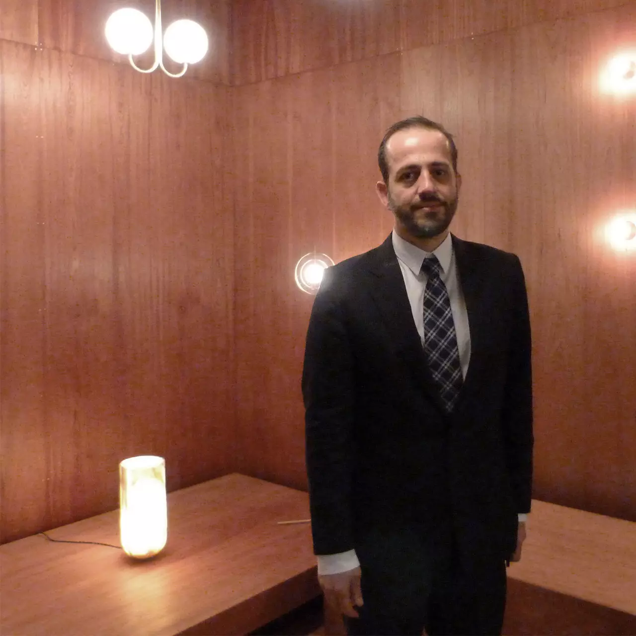 Milan 2013: Interbyu kay Michael Anastassiades Video - Disenyo nga Gatas