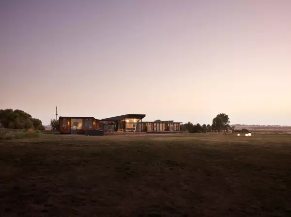 BKK-08-Beached-House-North-Facade-Peter-Bennetts